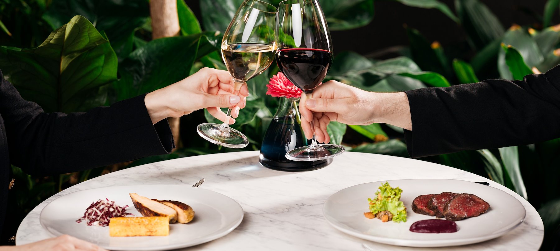 Home [www.pavilonrestaurant.com]